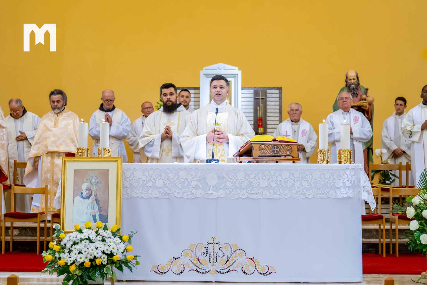 FOTO: Obilježena 24. godišnjica smrti fra Slavka Barbarića – Molitveni hod, krunica, misa ...